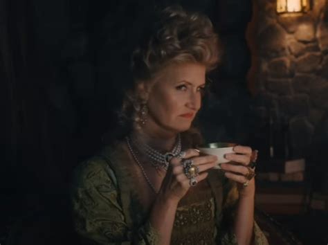 Laura Dern Recalls Surprising Taylor Swift Fan Remark…