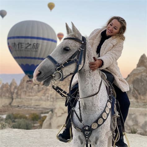 Sarah Collins Fora Travel