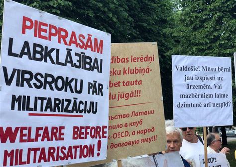 Esam Gatavi Cīņai Aicinām Visus Kuri Vēlas Pievienoties Protestam Kopā Ar Mums Piketēt Alejā