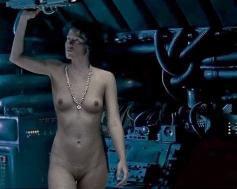 Sigourney Weaver Hot 59 Photo