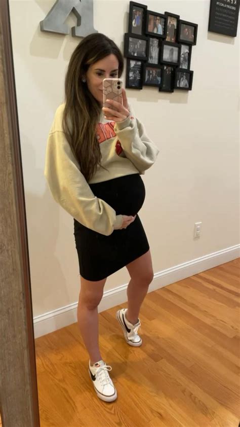 Fall Bump Style And Must Have Nikes Maternity Fashion Early Fall