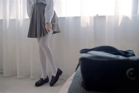 木花琳琳是勇者 女子校生 Collection 名校大小姐爱欲沉沦 生〇台中学·前篇 微图坊