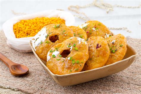 Indian Mawa Kachori Recipe Sg