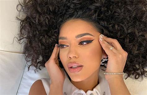 Stire Larisa Udilă A Publicat Primele Imagini Cu Ea De Pe Patul De Spital ”să știți Că M Am