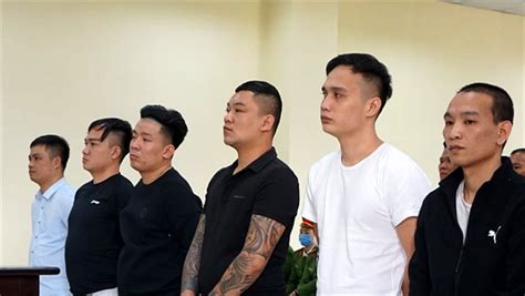 Vietnamese Gangsters Trying To Look Like A Drunk Vietnamese Gangster