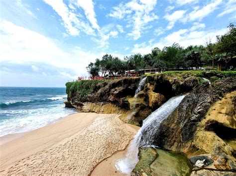 Premium Photo Beach Banyu Tibo Pacitan Jawa Timur