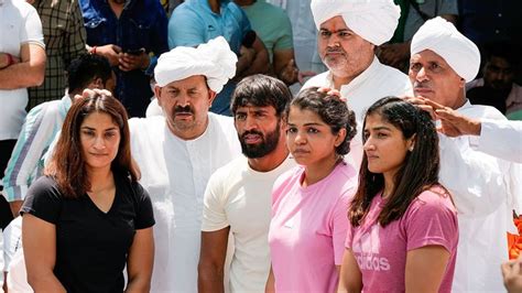 ಹಾದಿ ತಪ್ಪಿತಾ ಕುಸ್ತಿಪಟುಗಳ ಪ್ರತಿಭಟನೆ ಮೊಳಗಿತು ಮೋದಿ ತೇರಿ ಕಬರ್ ಖುದೇಗಿ ಘೋಷಣೆ