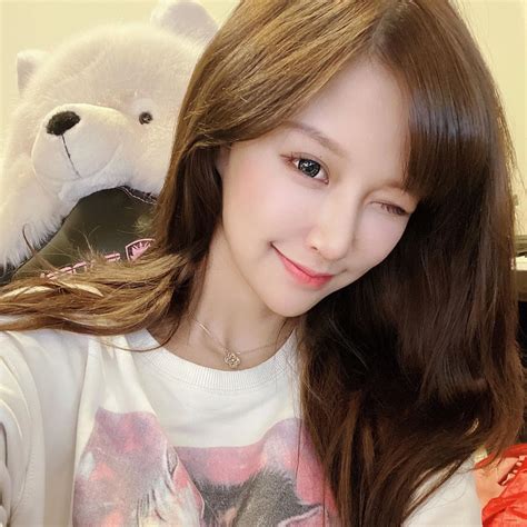 Biến Mất 1 Năm Nữ Streamer Bất Ngờ Quay Lại Với Tạo Hình Gợi Cảm Fan