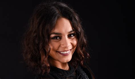 Download American Actress Singer Brunette Brown Eyes Face Celebrity