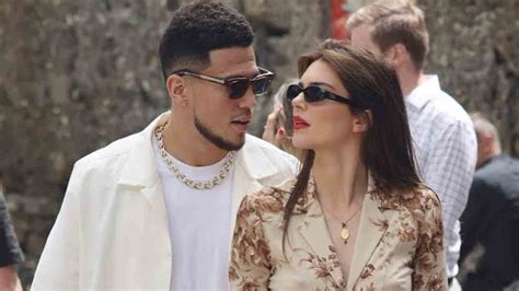 Kendall Jenner And Devin Booker Share A Kiss Are They Back Together