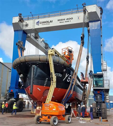 Assembly And Welding Of Cargo Ship Blocks In France Rndv