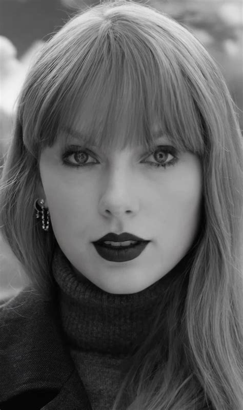 Si Beautiful Taylor Swift Red Lip Makeup Black And White Portraits
