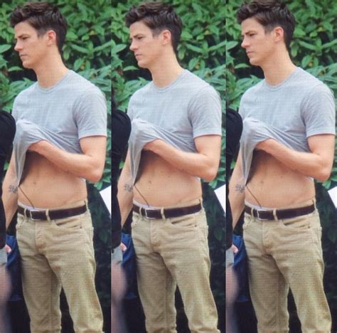 Grant Gustin On Set Of The Flash Season 4 Fotos De Flash Super Héroe