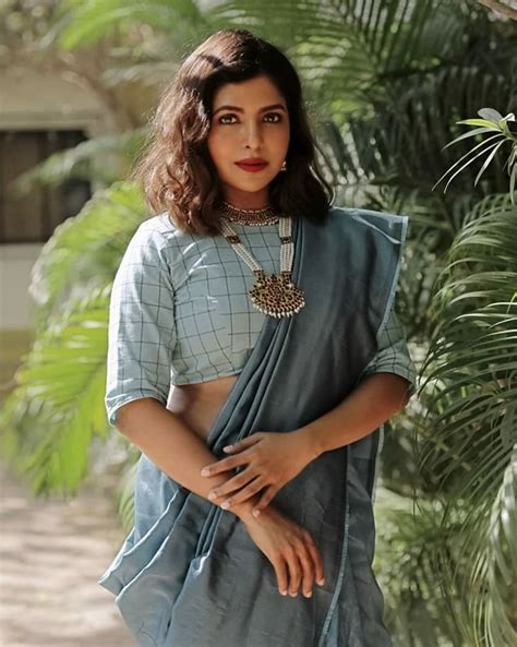 Sarees You Must Own If You Have Simple Style Simple Sarees Saree