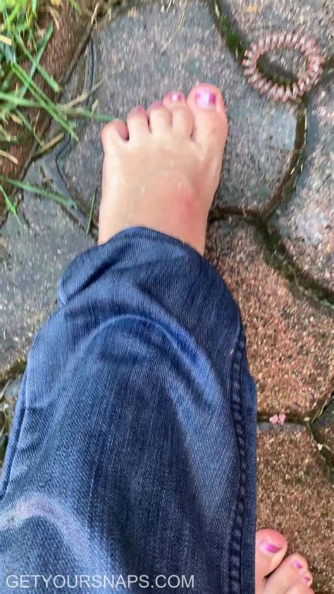 Violet Gets Wet In Jeans Girls In Wet Clothes