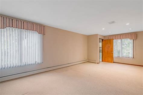 Wyckoff Homes 88 Van Blarcom Ln Wyckoff Christina Gibbons Group