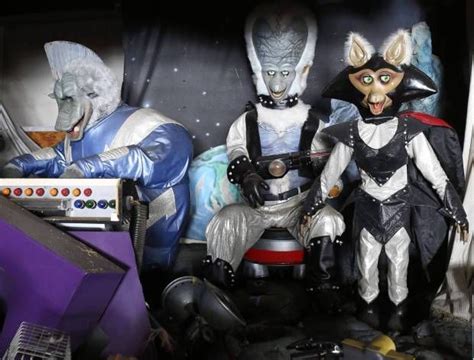 Pictures Inventor Aaron Fechters Warehouse Chuck E Cheese Road