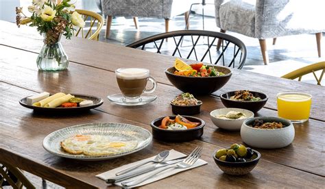 שירותים ומתקנים מלון סבוי תל אביב