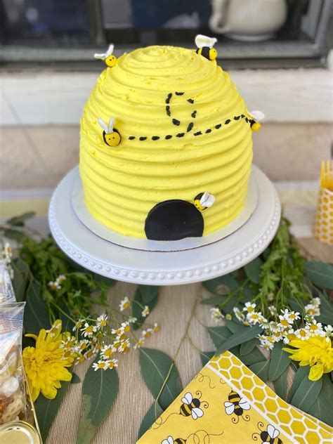 Bee Hive Cake For Birthday Celebration