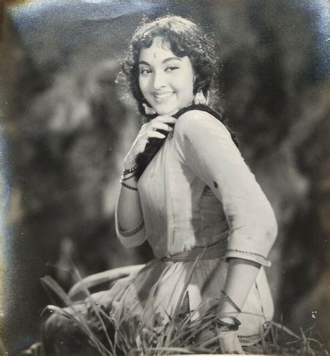 Vyjayanthimala Beautiful Bollywood Actress Vintage Bollywood Bollywood Pictures