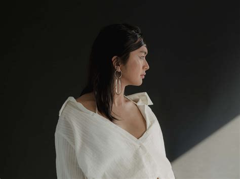 Download Editorial Photo Of Fake Woman Wallpaper