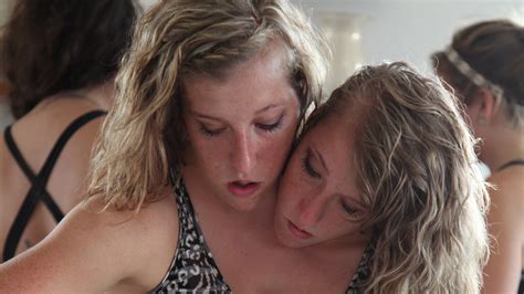 Conjoined Twin Abby Hensel Got Married The Reactions Been A Problem