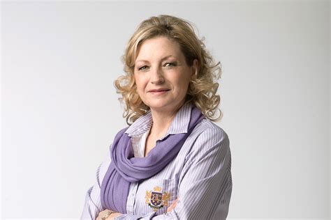 Carmen Pfaff Krijgt Verrassend Telefoontje Show24