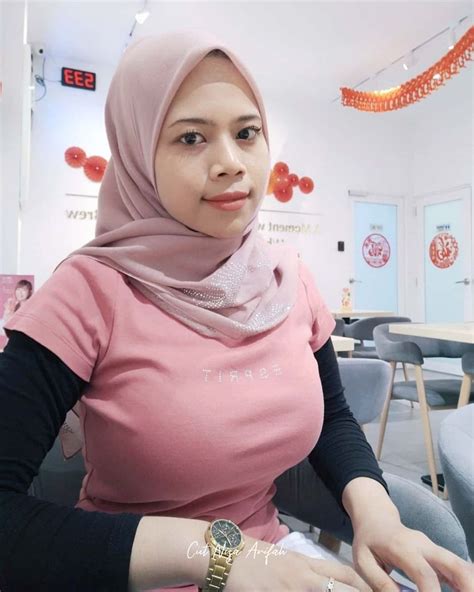 Bidadari Gaya Hijab Wanita Bergaya Gaya