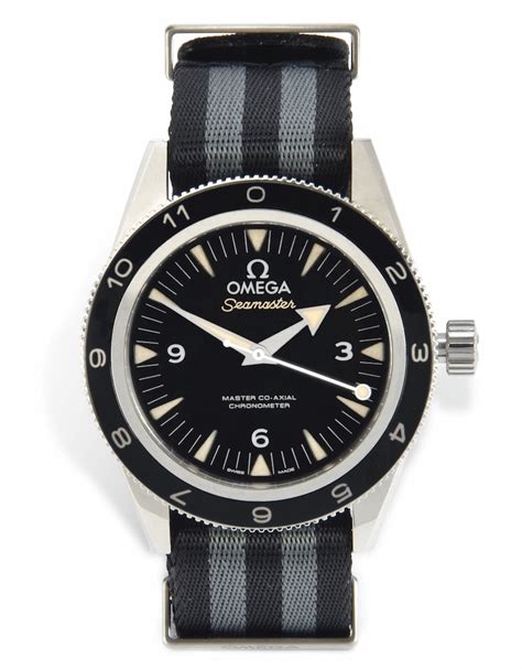 James Bonds Aston Martin From Spectre Is Going Up For Grabs Maxim