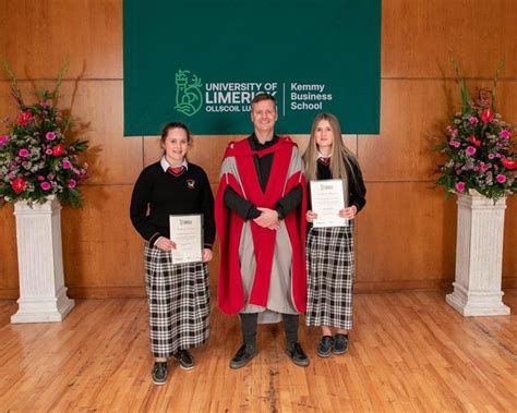 Ul Kbsbstai Awards Hazelwood College