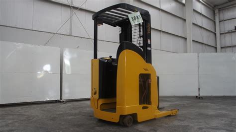 Montacargas Usado Hombre Parado Electrico 4000 Lb Yale Montacargas Rte