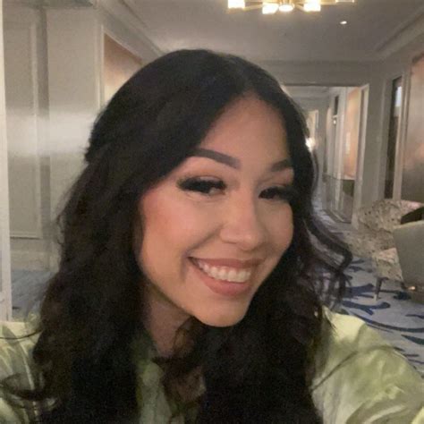 🌺 ℓєsαи∂яα 🌺annlover เรื่องราว Snapchat ตลอดจน Spotlight และเลนส์