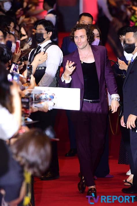 T포토 애런 테일러 존슨 브이~ 네이트 연예