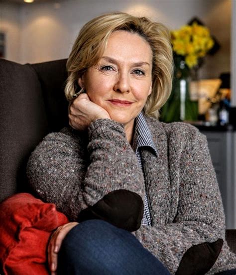 Pin By Julia Barker On The Lovely Amanda Burton Amanda Burton Celebs