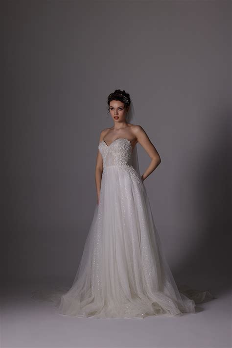 Pera Model Nurcan Ege