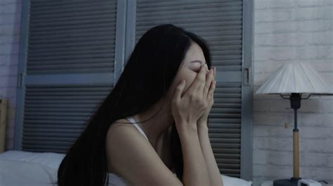 如何判断自己或身边人只是不开心，还是抑郁症？丁香医生