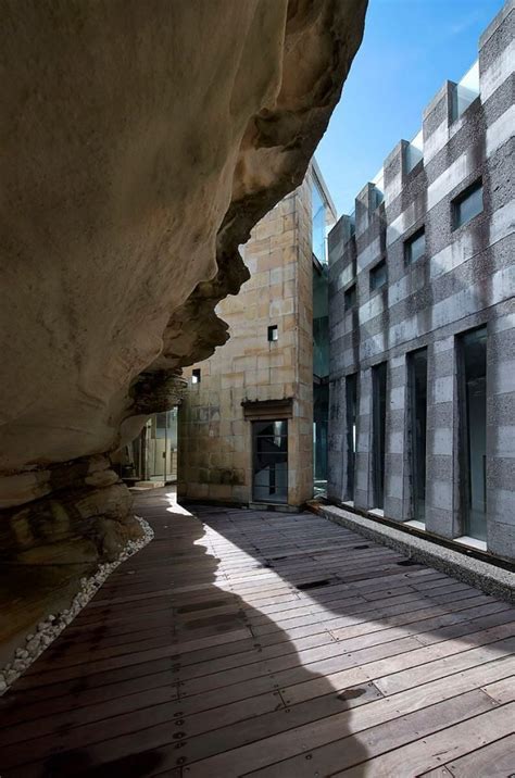 About 3 — The Crypto Castle Sydney