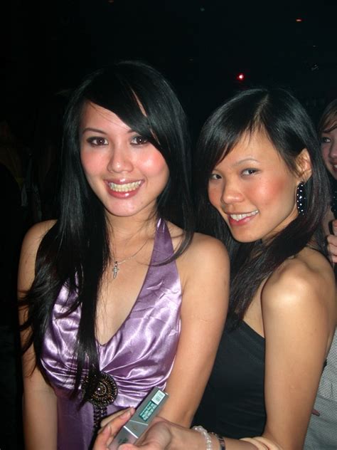 Pretty Girls Julie Woon