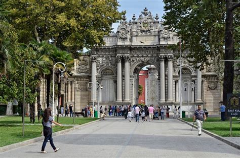 Дворец Долмабахче в Стамбуле — подробная информация с фото