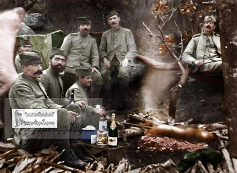 Српска војска на Солунском фрону на Бадњи дан 1916 године Печеница је због Божића а француски