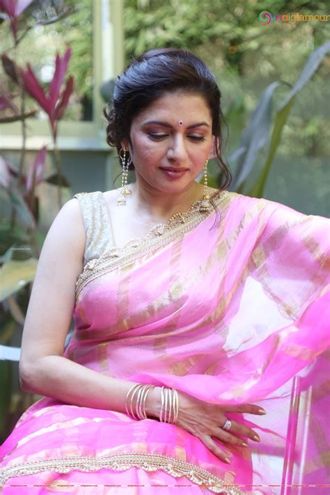Bhagyashree Actress Hd Photosimagespics And Stills