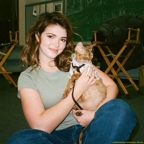 Celebridades Femeninas Oficial Alisha Newton No Se Cuantos