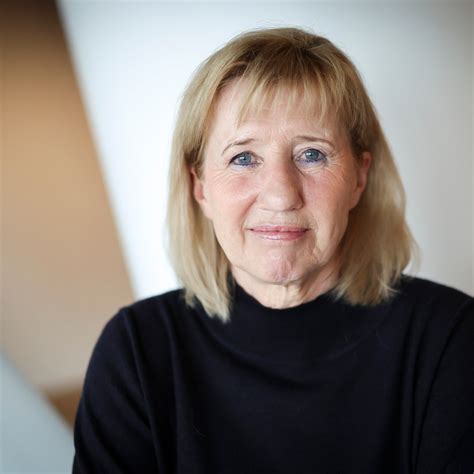 Ines Geipel Fühlt Sich Wie Eine Synchronschwimmerin Der Geschichte