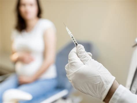 Covid Ministero della Salute sì al vaccino in gravidanza e in