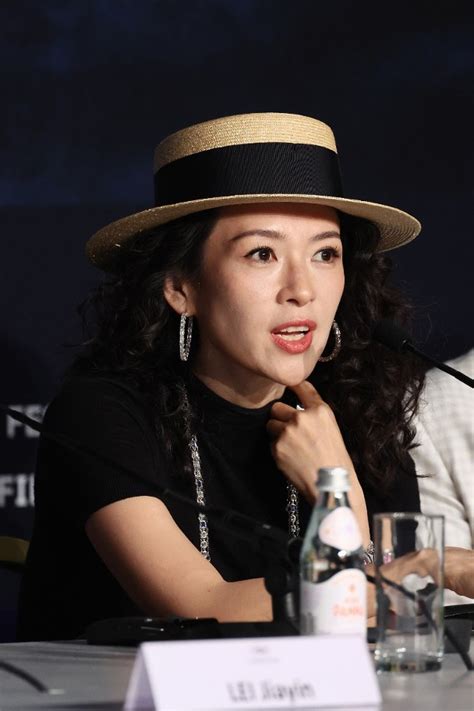 康城電影節︱章子怡輕鬆打扮現身記者會 楊冪自爆對戲好緊張｜即時新聞｜繽fun星網｜oncc東網