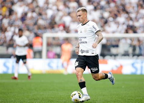 Corinthians define Róger Guedes como o novo camisa 10 após saída de