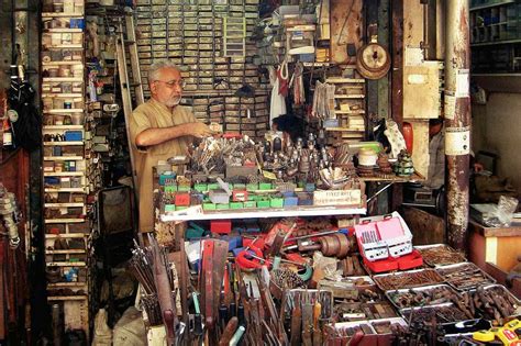 Chor Bazaar Mumbai A Photo Walk Through And Guide