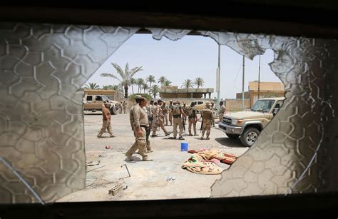 Inside Fallujahs Siege Trapped With Islamic State Bloomberg