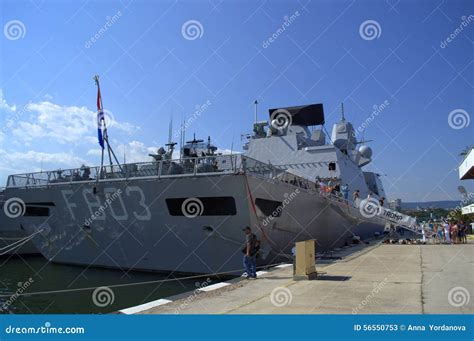 Buques De Guerra Amarrados En El Puerto De Varna Foto De Archivo