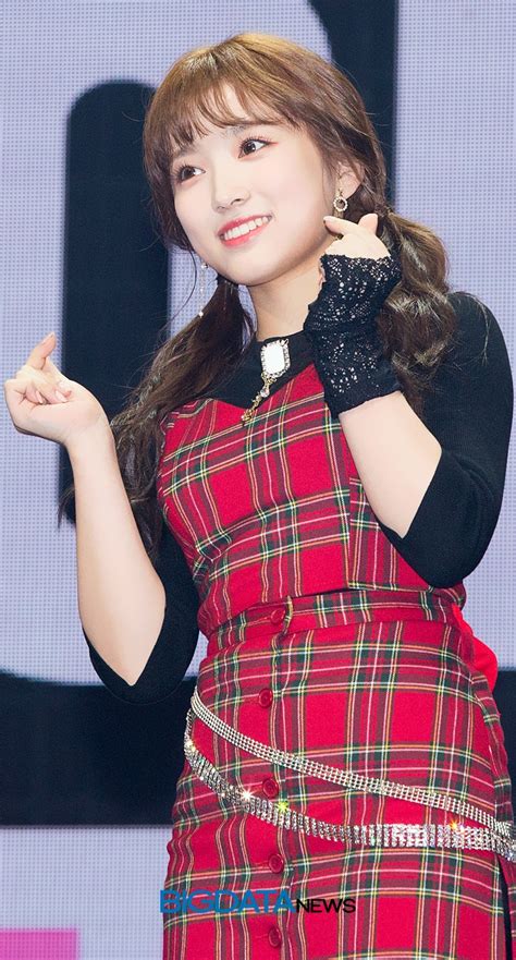 Big포토 아이즈원izone 야부키 나코 해맑은 딸기 요정 나코귀여움 뽀짝뽀짝